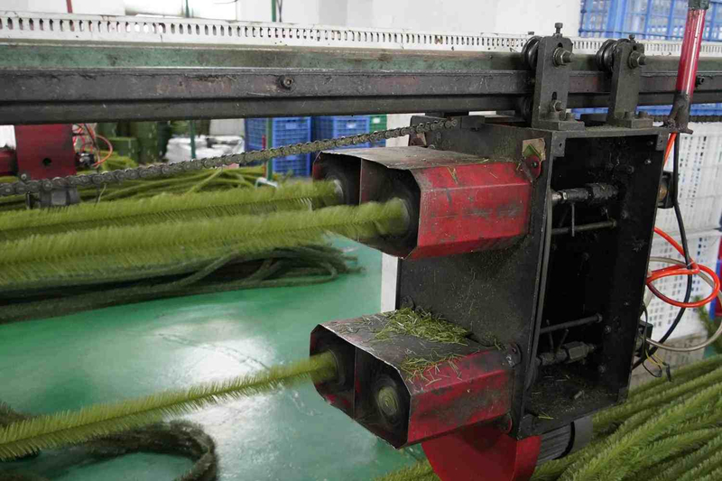 4-Line Christmas Tree Leaf Drawing Machine | PVC Leaf Production - ONE ...